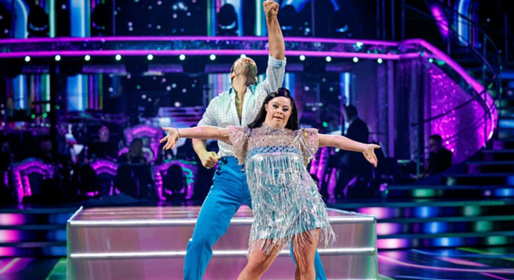 Strictly Come Dancing fans 'crying' as bright star Ellie brings 'pure joy' to the dancefloor!